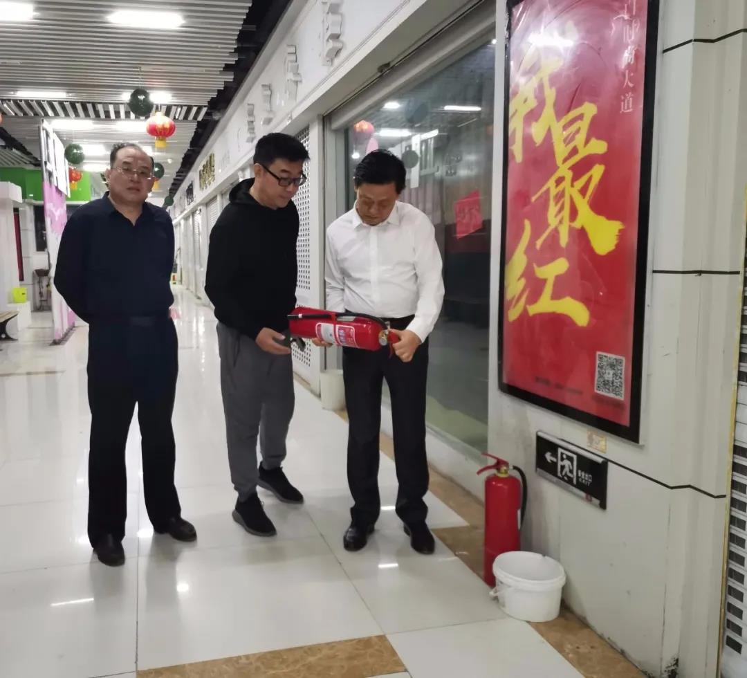 济宁市国防动员办公室 协调联络与督促指导 市人防办党组书记、主任陈秋生同志带队 检查单建人防工程安全生产工作 9833